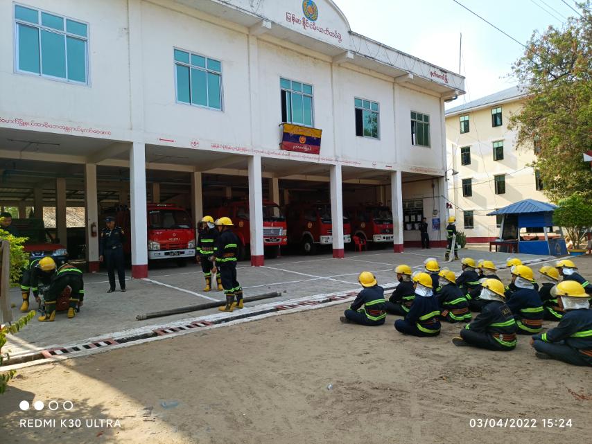 နတ်မောက်မြို့နယ် မီးသတ်ဦးစီးဌာနတွင် မီးသတ်စက်ခလေးလေ့ကျင့်ခန်း ဇာတ်တိုက